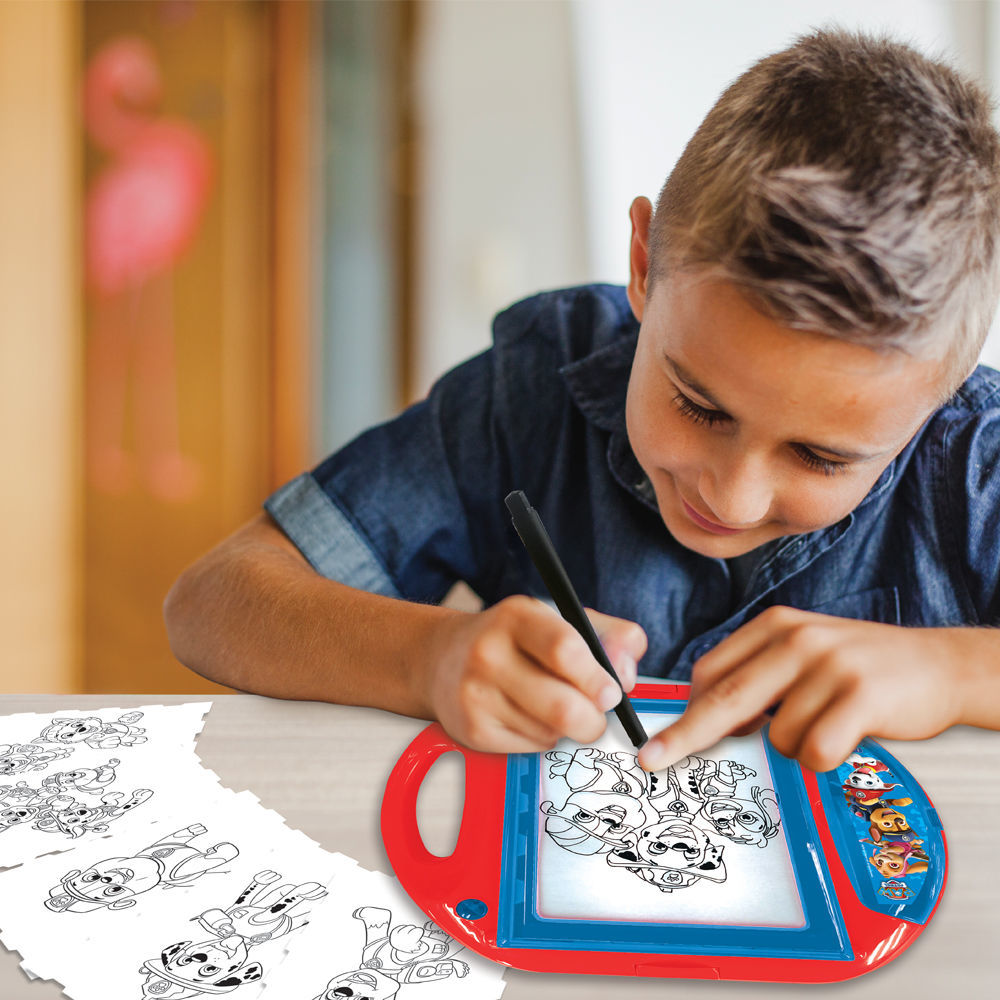 PAW PATROL ΠΡΟΤΖΕΚΤΟΡΑΣ ΖΩΓΡΑΦΙΚΗΣ ΜΕ ΣΧΕΔΙΑ ΚΑΙ ΣΦΡΑΓΙΔΕΣ | Real Fun Toys