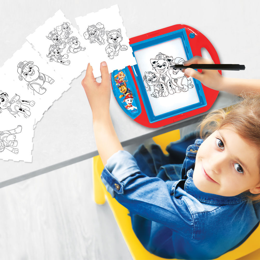 PAW PATROL ΠΡΟΤΖΕΚΤΟΡΑΣ ΖΩΓΡΑΦΙΚΗΣ ΜΕ ΣΧΕΔΙΑ ΚΑΙ ΣΦΡΑΓΙΔΕΣ | Real Fun Toys
